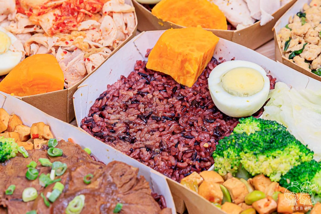 Mr. Energy 能量先生水煮餐盒│台中健康餐盒始祖大概就是在說這間了！多達12種口味好吃不怕像在吃草，必吃限量香滷牛腱！ - 柚香魚子醬的蹦蹦跳跳